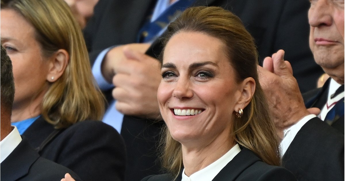 Kate Middleton | Επιστροφή στα signature καστανά μαλλιά της έπειτα από ...
